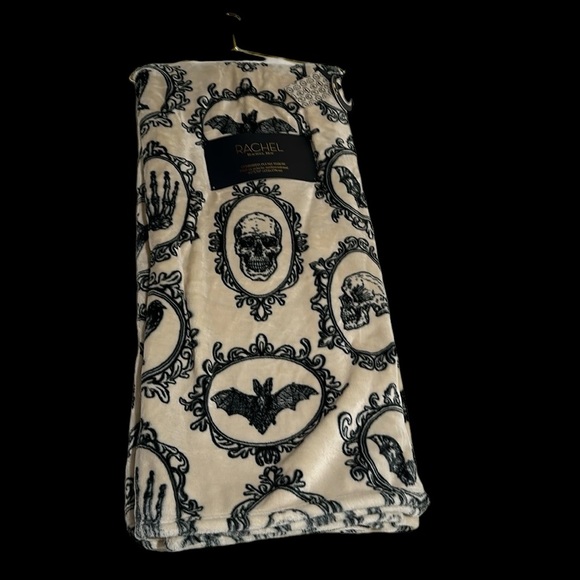 RACHEL Rachel Roy | Bedding | Nwt Rachel Roy Halloween Plush Fleece ...
